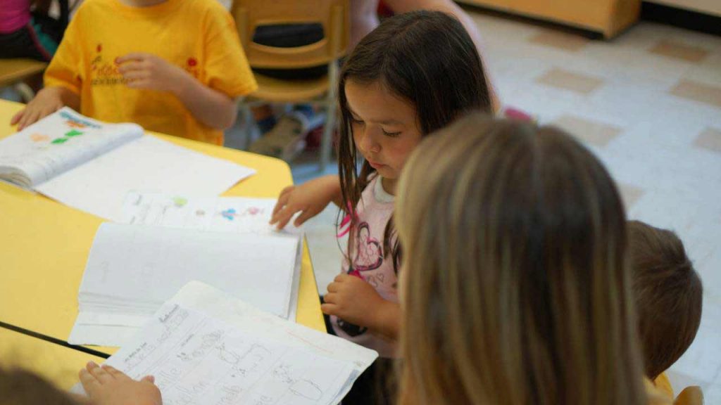 Les Petites Pommes – French Programs