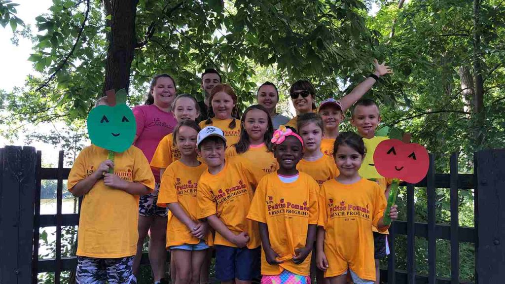 Les Petites Pommes - French Programs